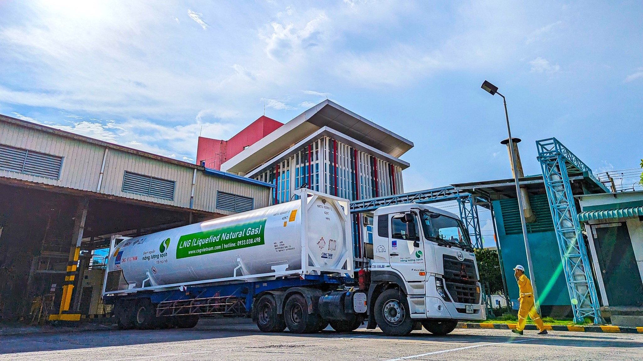 CNG Việt Nam – Đơn vị đầu tiên được cấp giấy chứng nhận đủ điều kiện thương nhân kinh doanh LNG ...